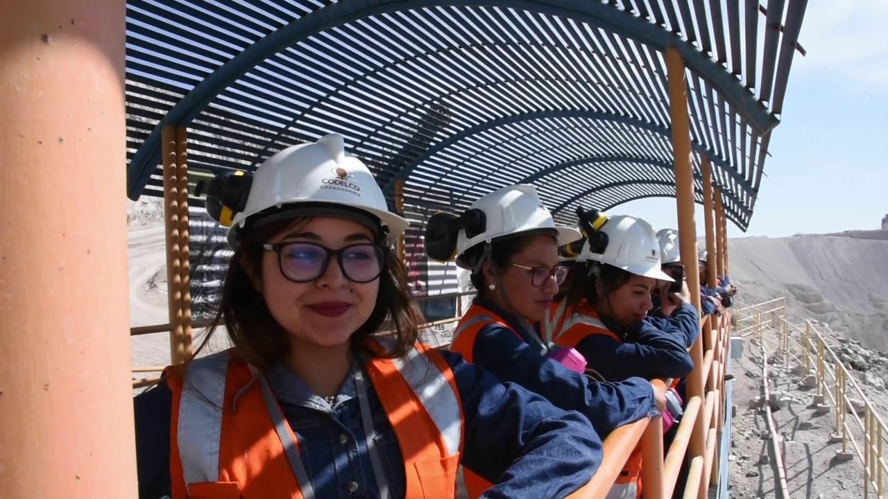 21 feb 2020 Aprendices se especializan en divisiones Codelco - YouTube
