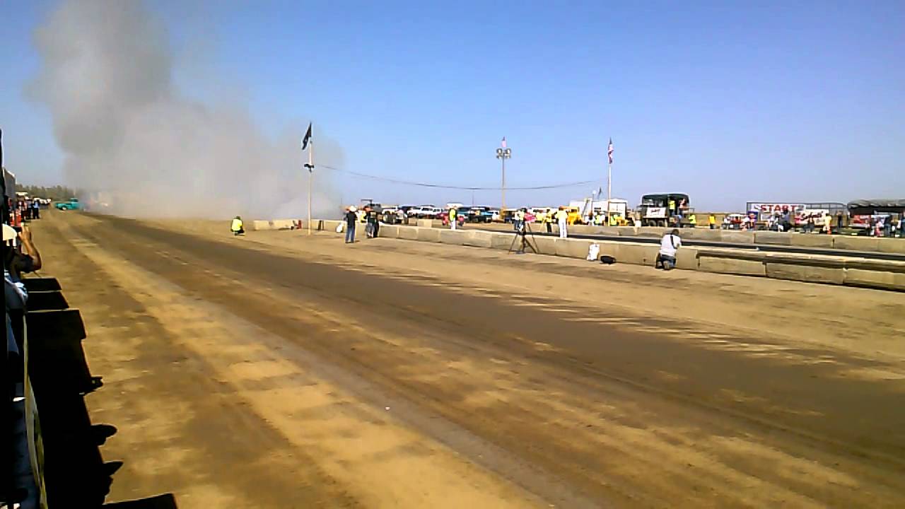 Jet car "the beast" eagle field drags 10/13 - YouTube