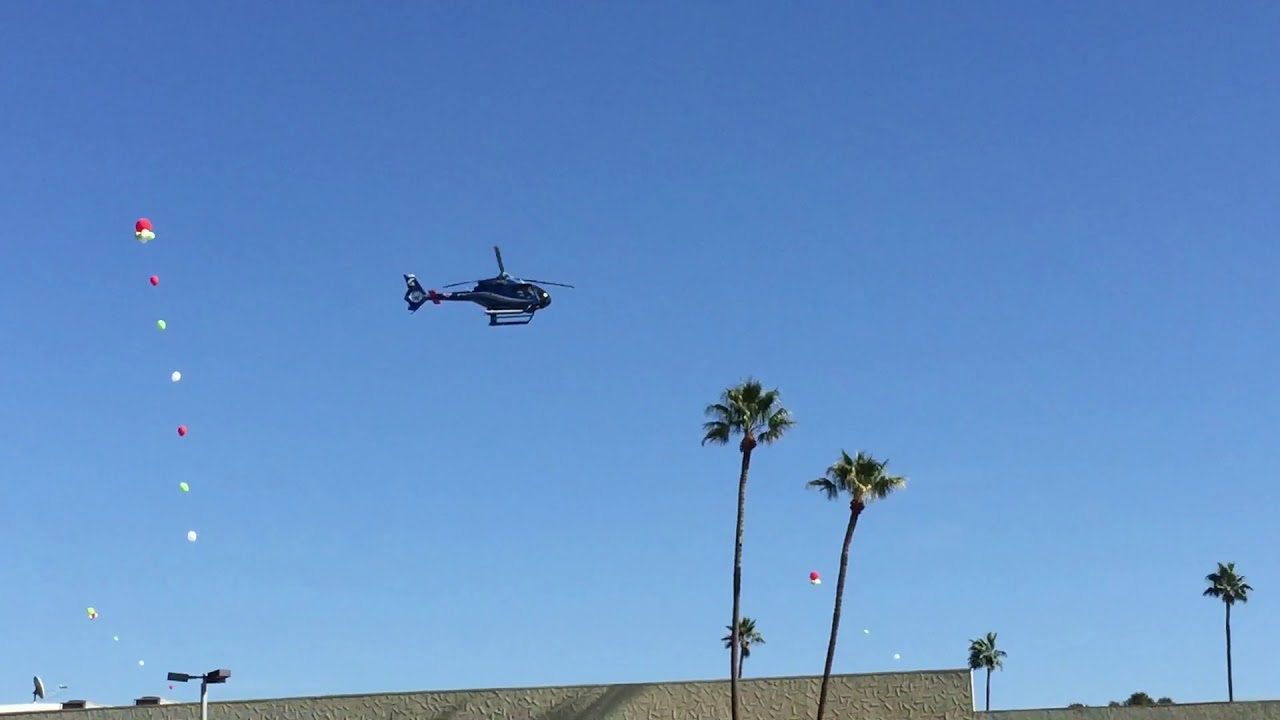 Santa Claus landing in helicopter - YouTube