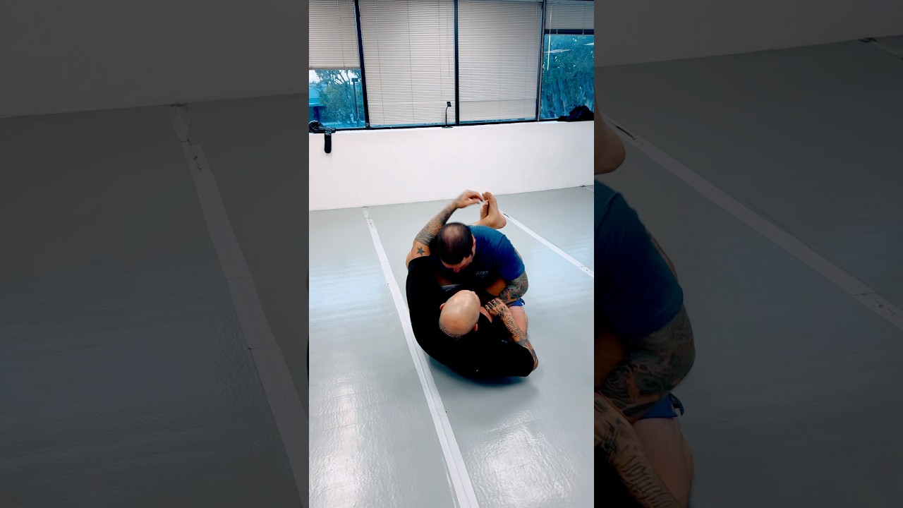 Nogi Triangle Choke #jiujitsu #bjj #mma #ufc #grappling #martialarts # ...