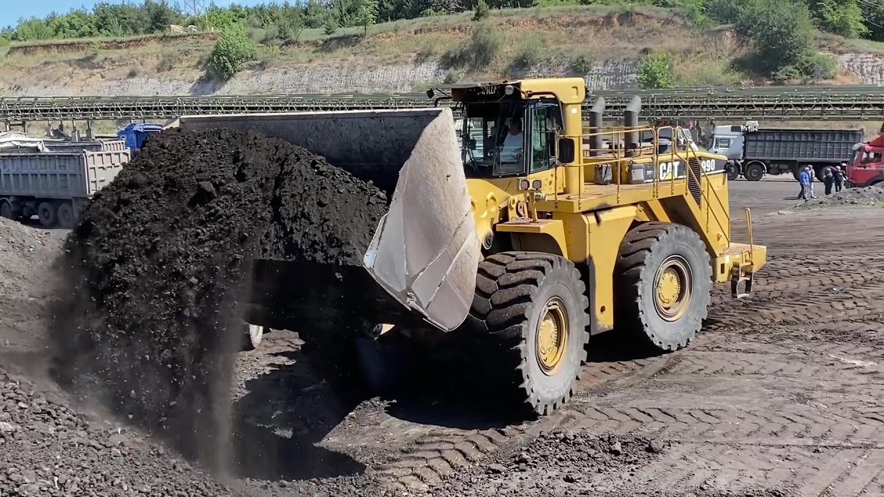 Caterpillar 990 Wheel Loader Loading Coal On Trucks - Ektor Epe - YouTube