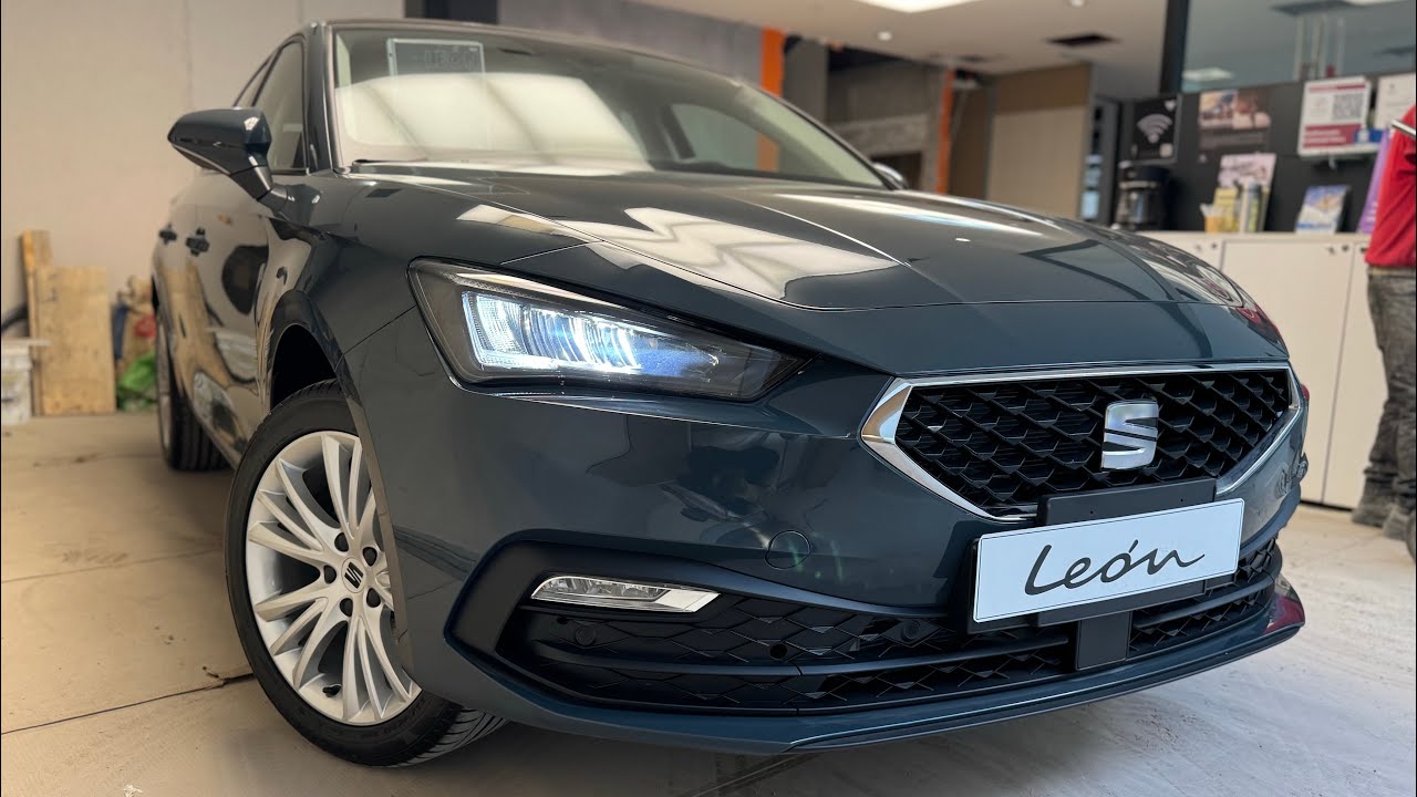 Seat Leon Style 2025 en azul fiordo| #tuautoconquiroz - YouTube