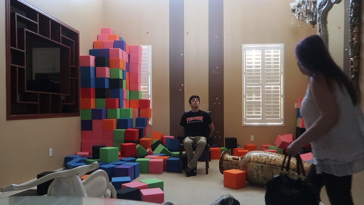 INSANE HOUSE ROBBERY PRANK!! *SORRY MOM* | FaZe Rug - YouTube