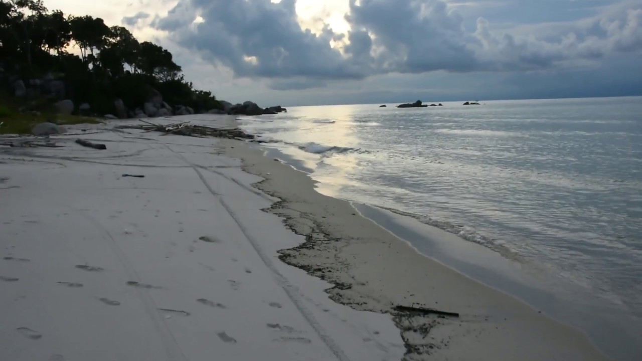 BANGK BELITUNG " PRIVATE BEACH " BATU BERIGA ( INDONESIA ) - YouTube