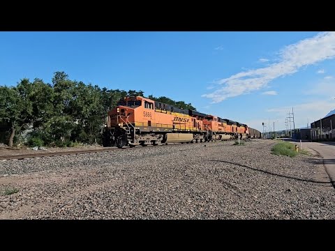 BNSF 5886 Empty Mega Coal Train With 257 Locomotives/Cars Northbound! - YouTube