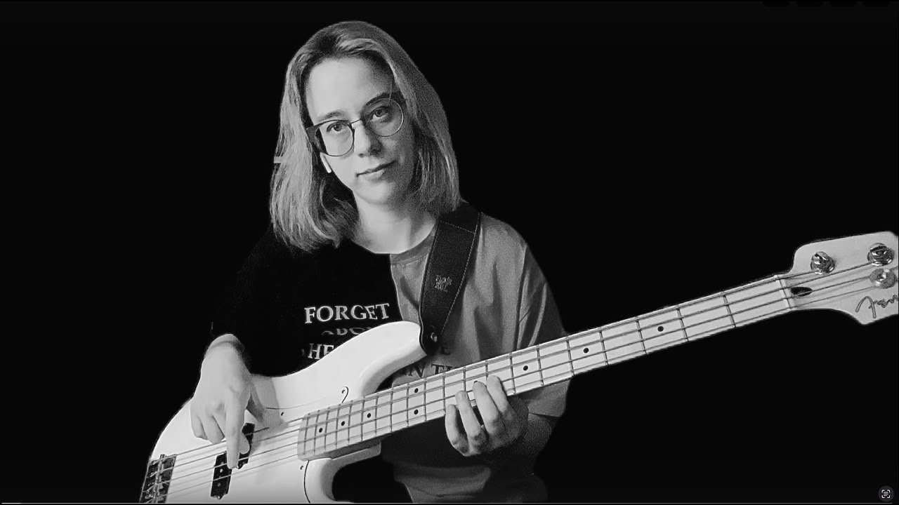 BASS COVER Amy Winehouse — Tears Dry On Their Own - YouTube