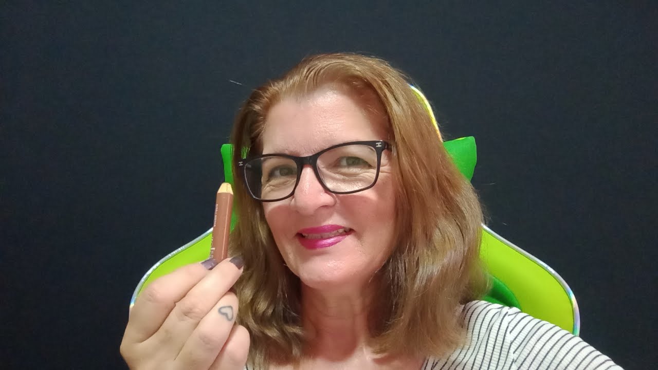 ASMR-VENDEDORA DE LAPIS PRA MAQUIAGEM (Lapis delineador e Lápis batom) - YouTube