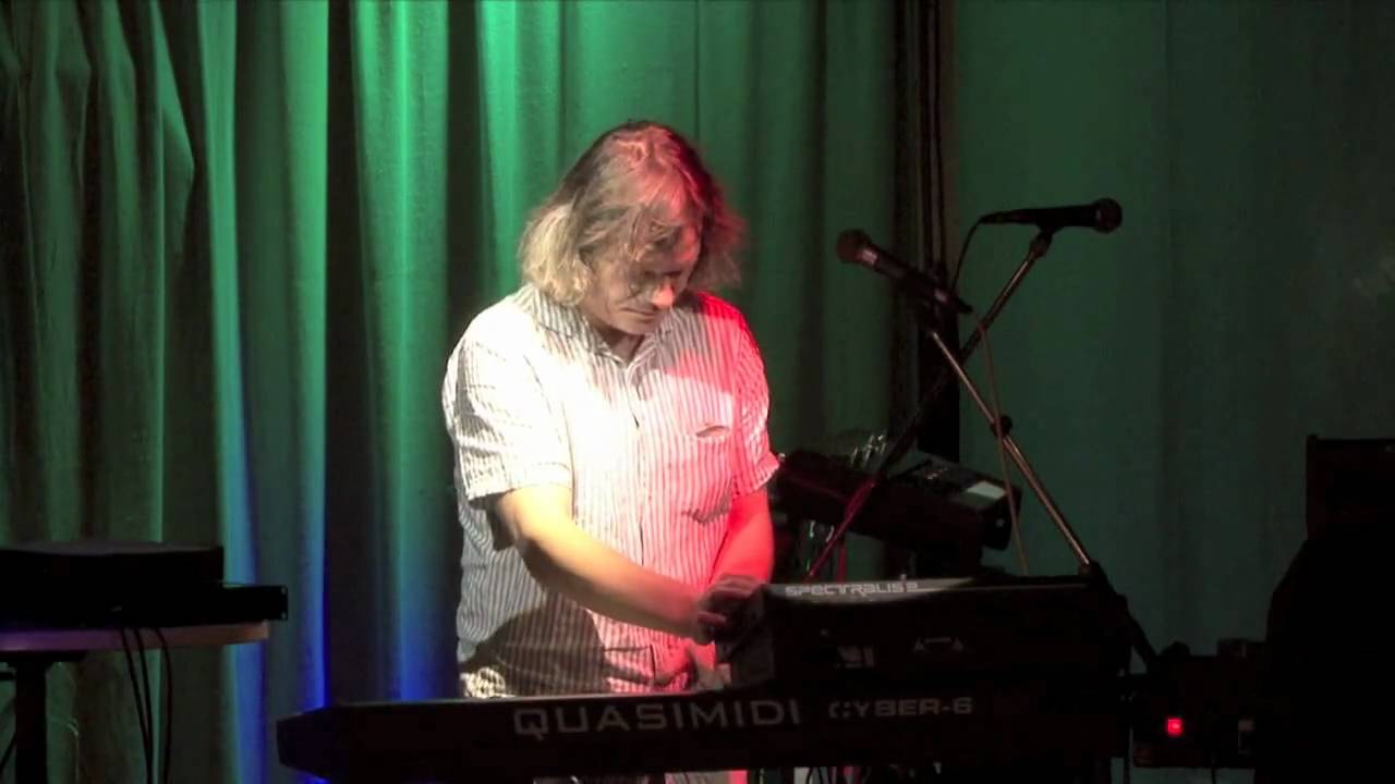 Jörg Schaaf Live at Synthesizermesse Hamburg/Just music - YouTube