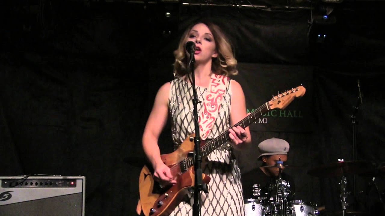 ''PLACE TO FALL'' - SAMANTHA FISH BAND @ Callahan's, Feb 2016 - YouTube