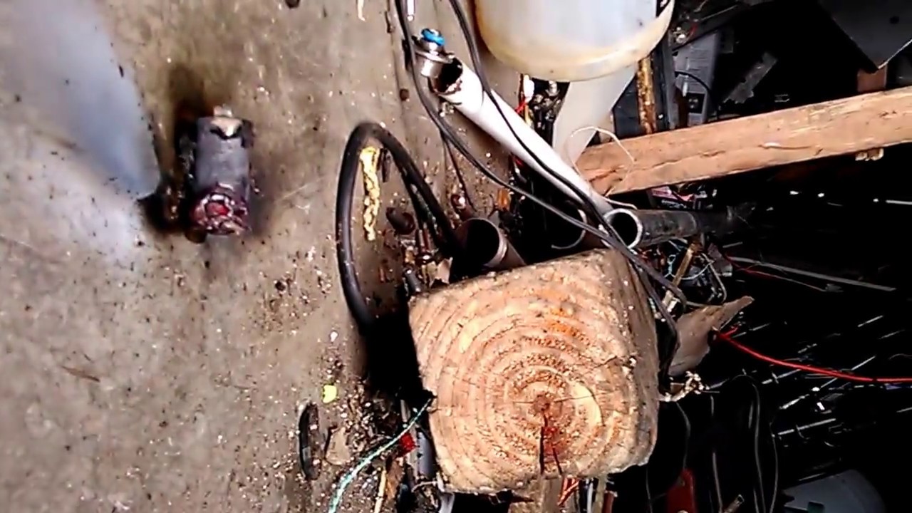 Burning Lithium Battery - YouTube