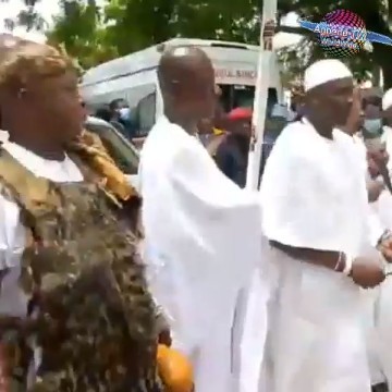 ONI OF IFE LIVE AT ALAAFIN OYO OWO ADE ELEWUETU 1 - YouTube
