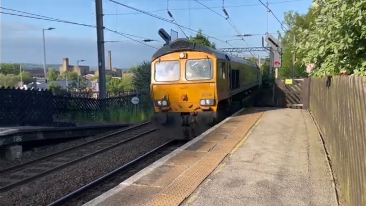 6D67 Hunslet Tilcon - Rylstone Tilcon passes Shipley operated by 66704 ...