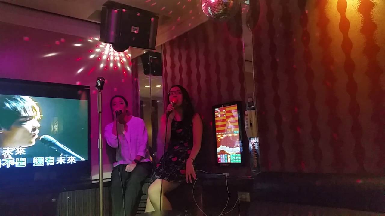 American in Taiwan - Alice and Annis Singing at karaoke KTV in Taipei Taiwan. - YouTube