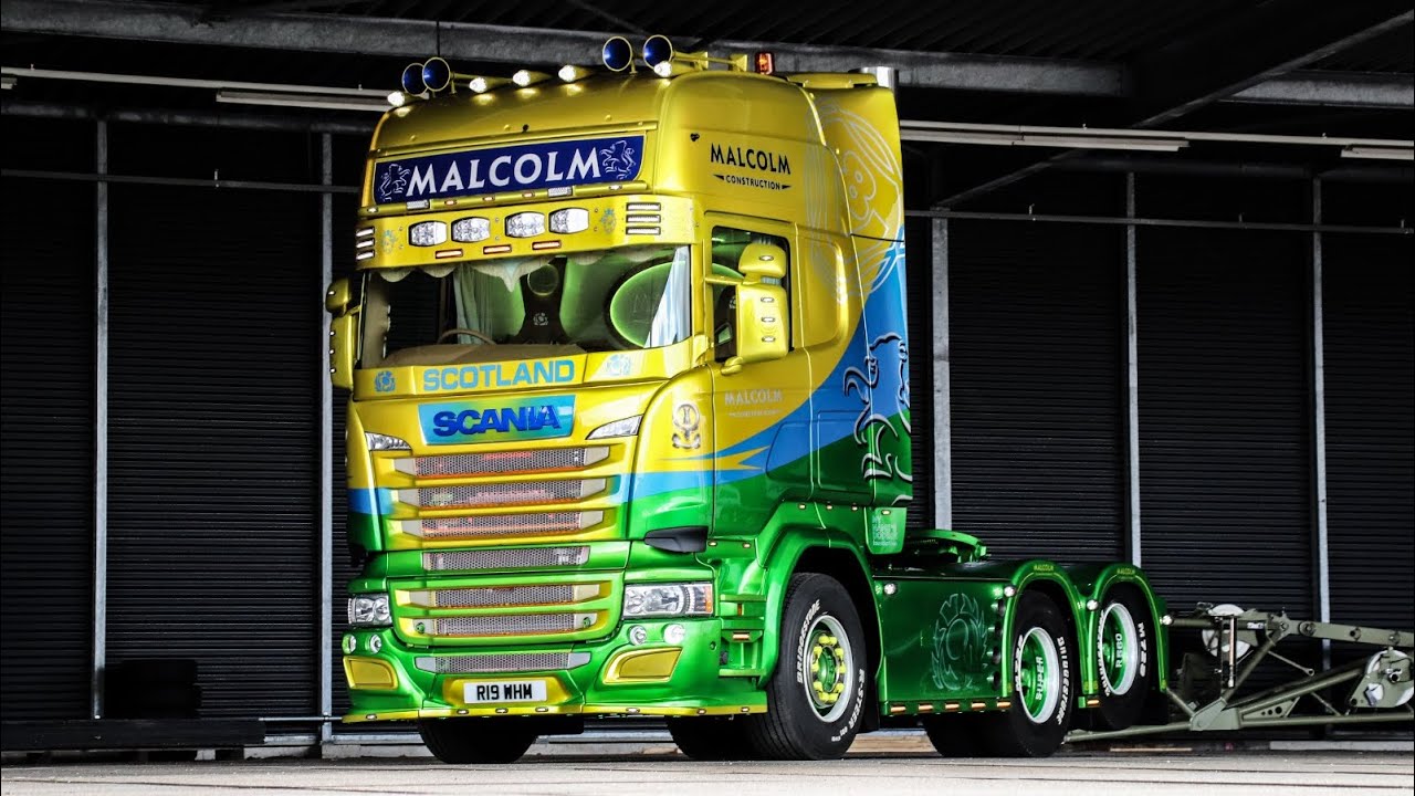 SPECIAL SHOWTRUCK SCANIA R560 V8 WITH THREE-TONE EXHAUST SYSTEM ...