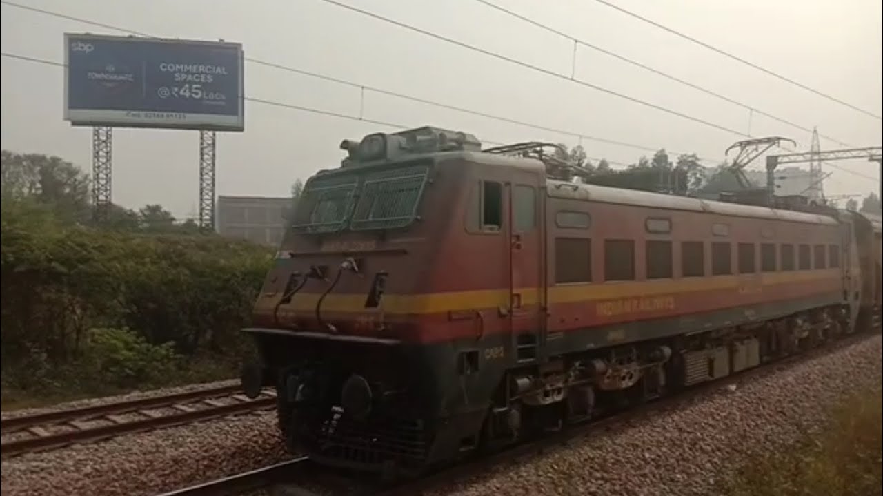 Wap4 Jhansi Shed With Chd,Lucknow,Pryagraj Unchahar Exp Chd Exp Arrives ...