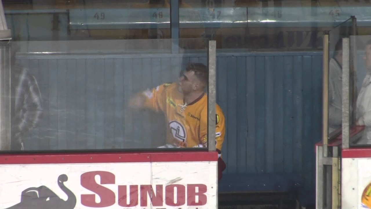 Bitka - Michal Novák vs Dudáš 2 HK NITRA - DUKLA TRENČÍN 14.12.2014 ...