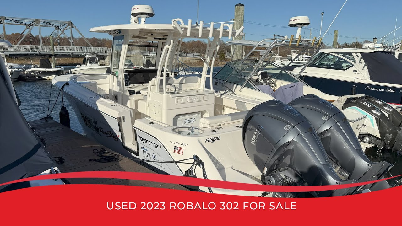 Used 2023 Robalo R302 for Sale - YouTube