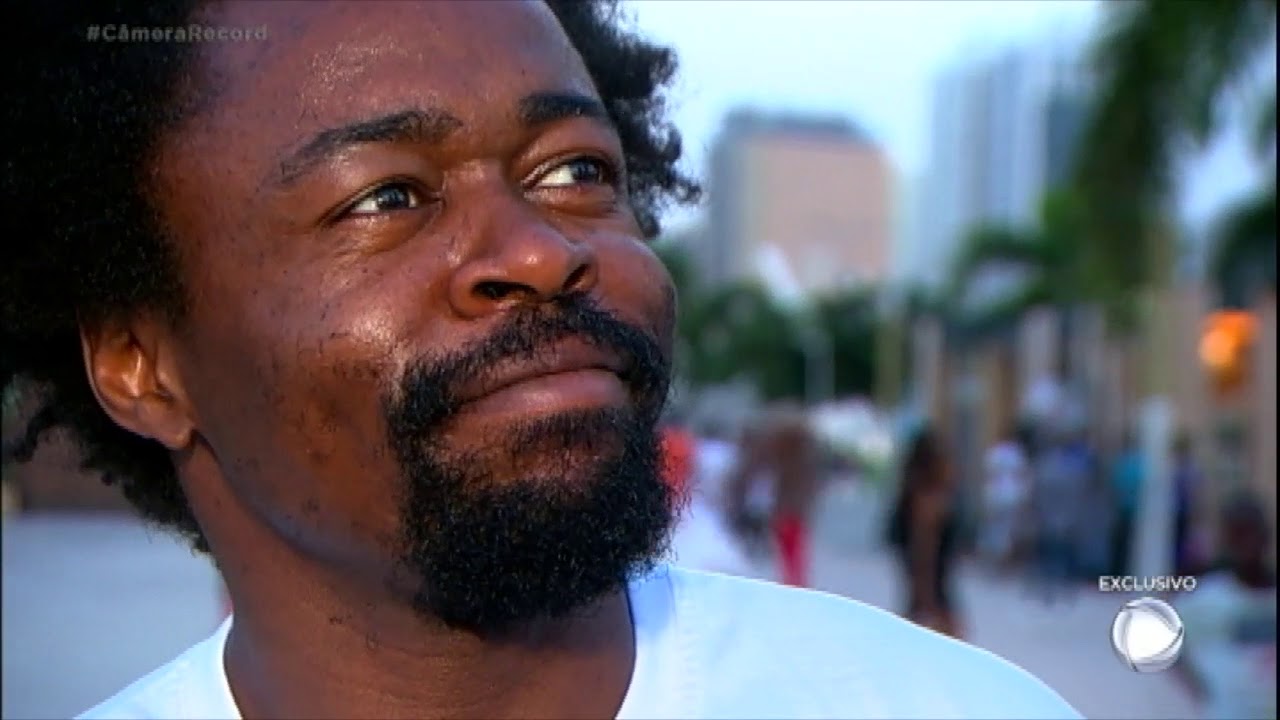 Angolanos mostram que também dominam o samba e a capoeira - YouTube