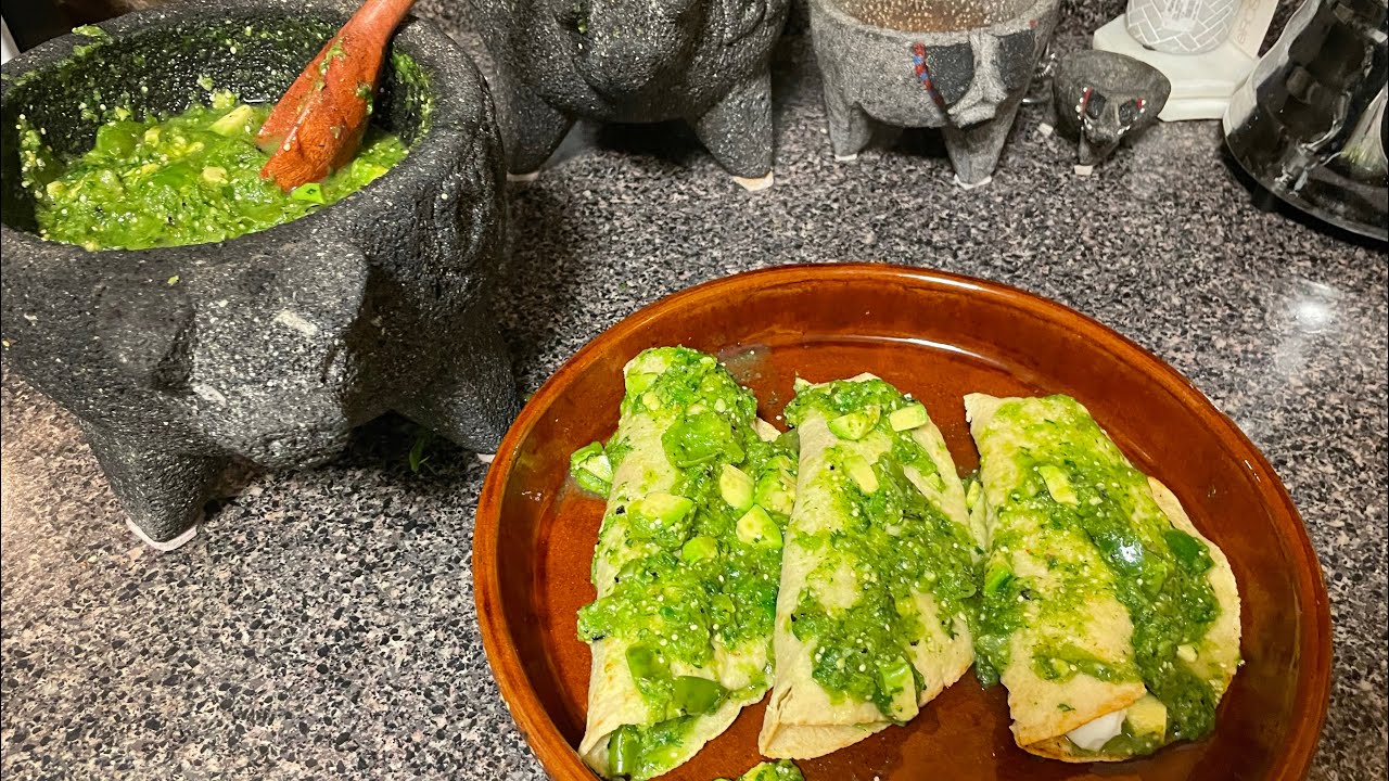 Preparando unas Ricas Sencillas Embarradas de Salsa Verde !!! (MUY ...