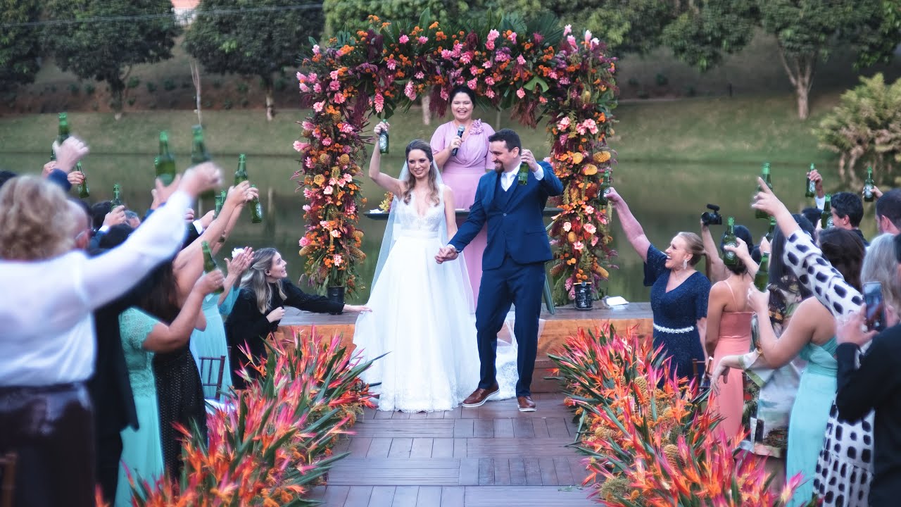Da Serra Gaúcha à Capixaba: o Doc de casamento de Flavia e Thomas - YouTube