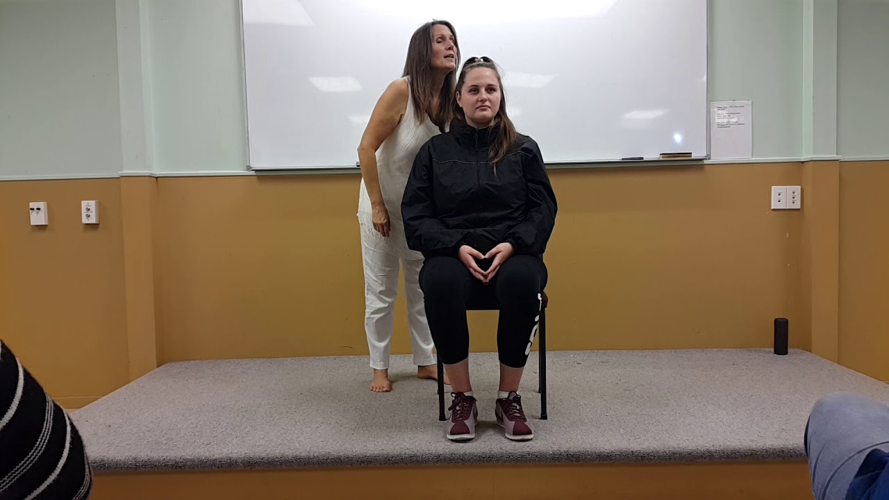 Jeanette Wilson demonstrates what is possible with psychic surgery ...