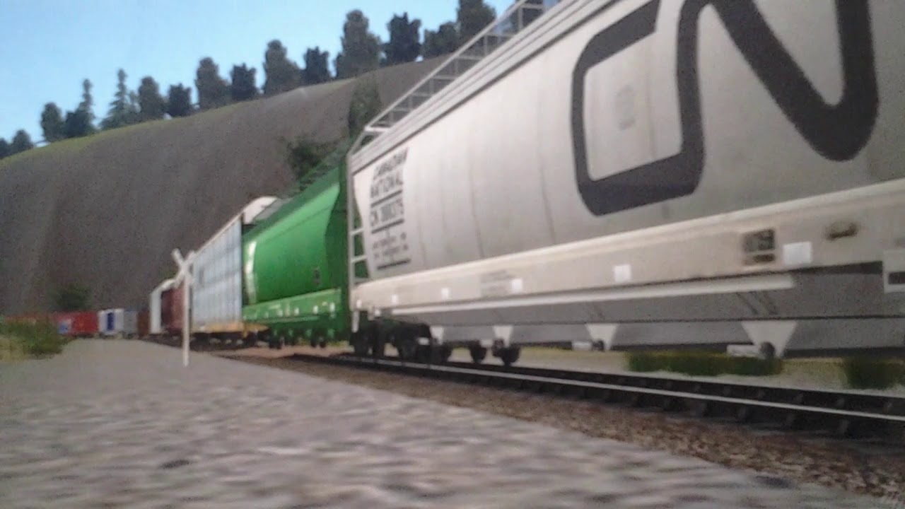 Union Pacific freight train railfanning /trainz 2 - YouTube