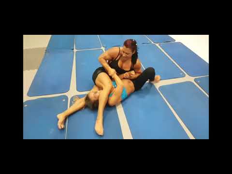 @Renata Hronova ,Dominated Girl, girls fight,  Renata Hronová,  ifbb Womens physique,  bodybuiding