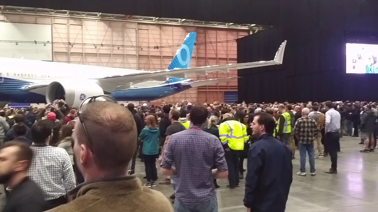 Boeing 777-9 ( 777X ) Factory Debut Rollout at Paine Field, Everett ...