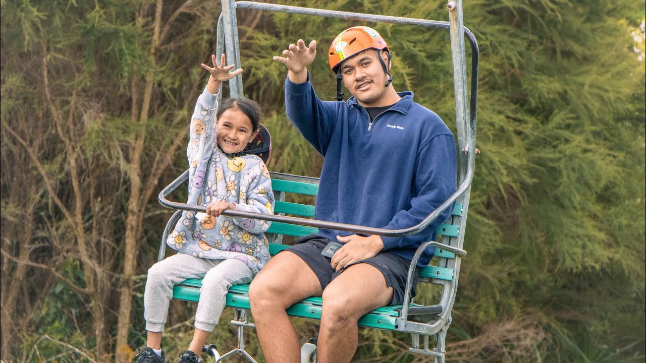 Rotorua Mini Putt Putt with Rabbits - YouTube