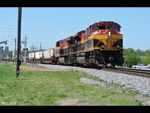 HD: KCS 4161 leads NS Train 24E in Austell, GA - YouTube