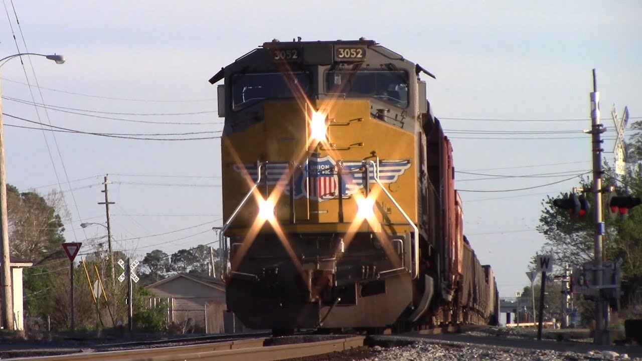UP 3052 leads NS 330 at Cordele, GA 3/13/23 - YouTube