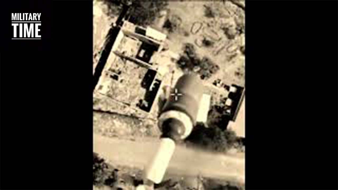 🔴Ukrainian RKG-3 AT grenade being dropped from a drone on a Russian ...