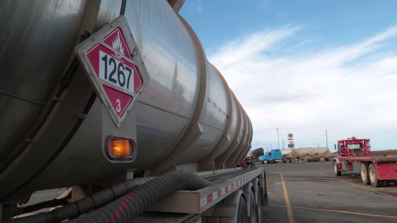 Oil workers exposed to deadly gases - YouTube