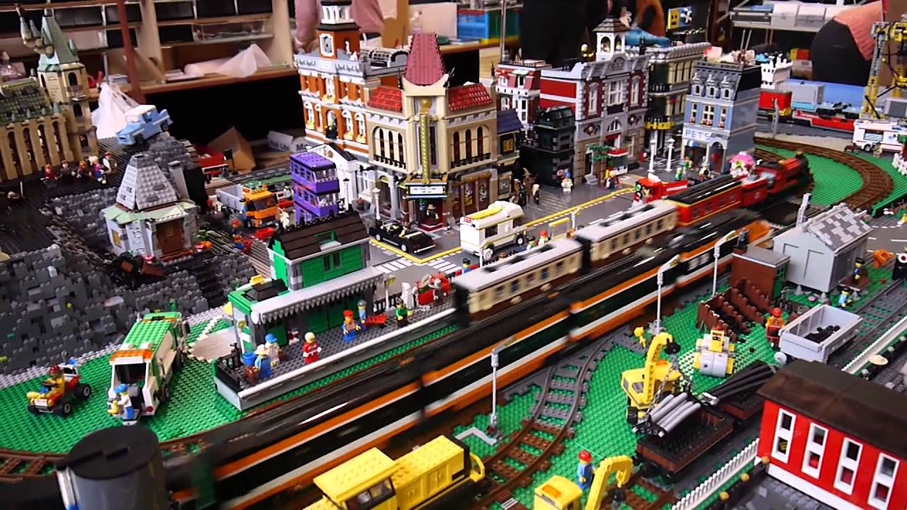 Lego Horizon Express TGV 10233 on Brickville Town Harbour City Railway ...