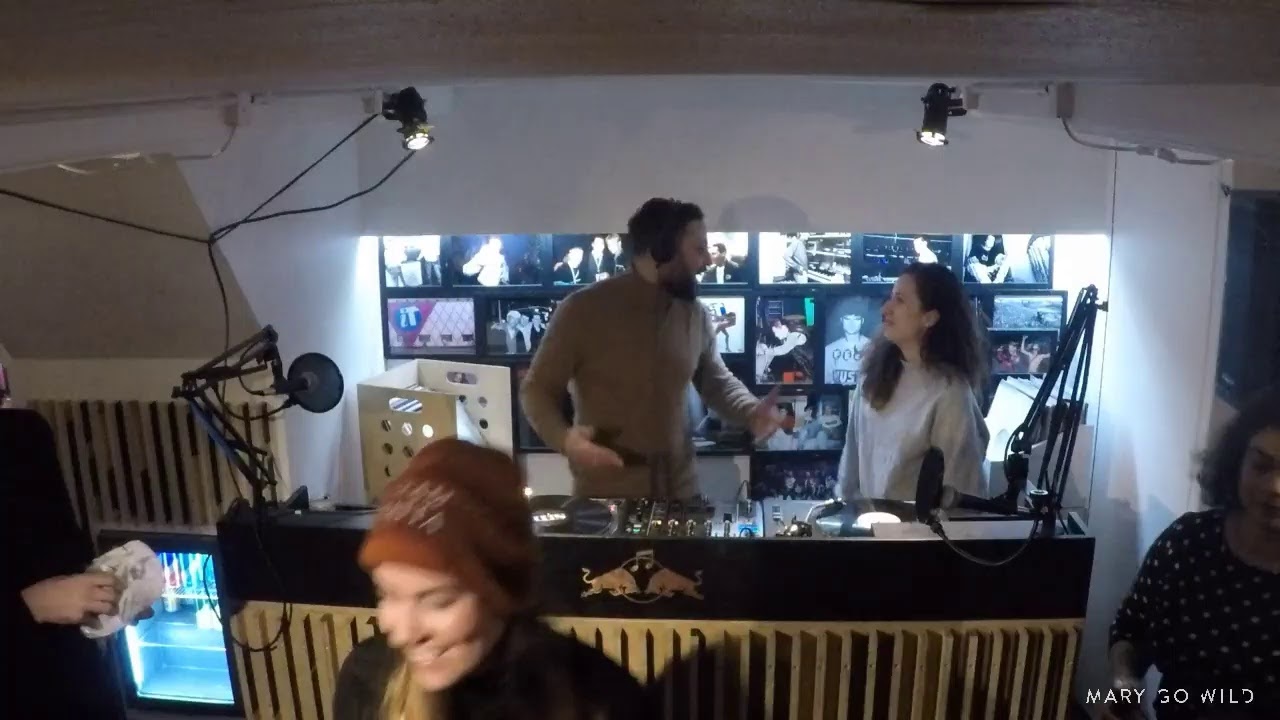 Live In-store Session: Santa & Anil Aras - YouTube