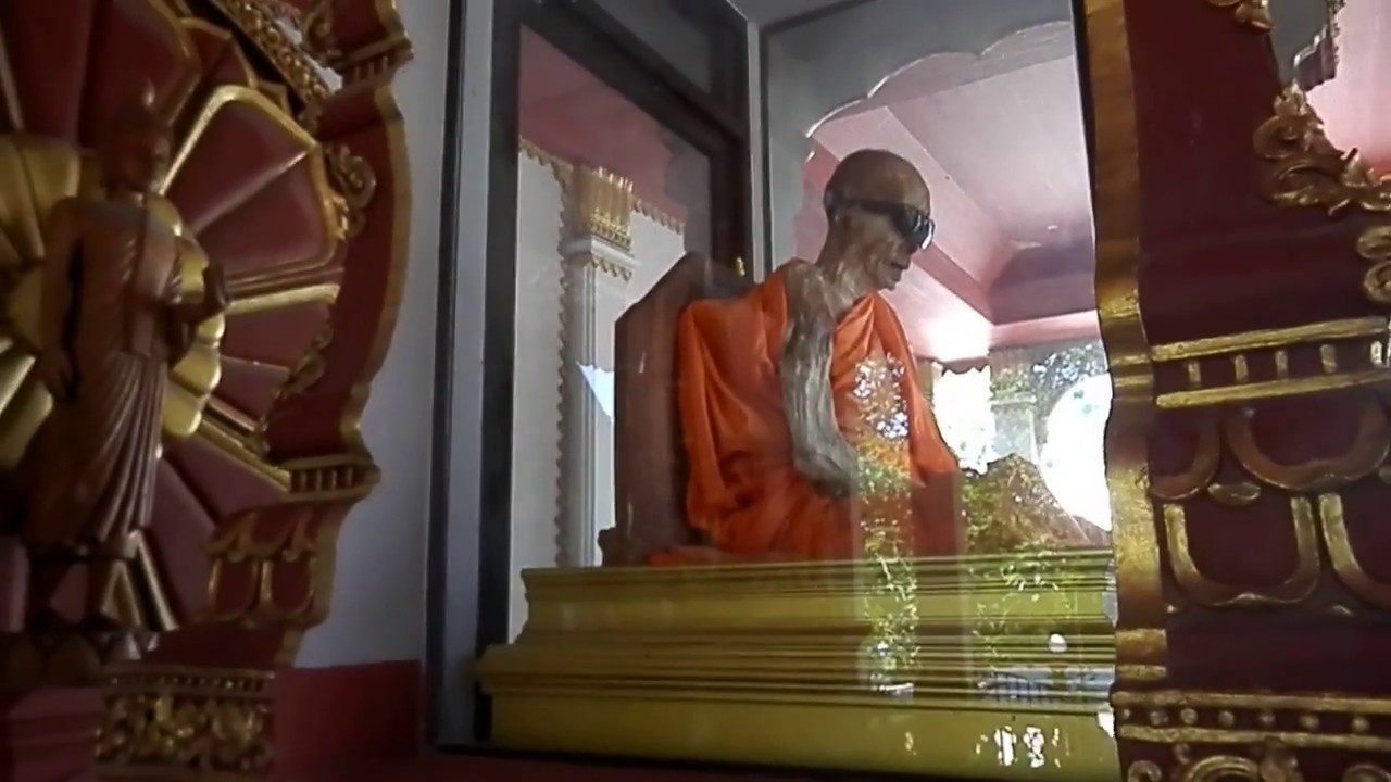 Mummy monk (Koh Samui) - YouTube