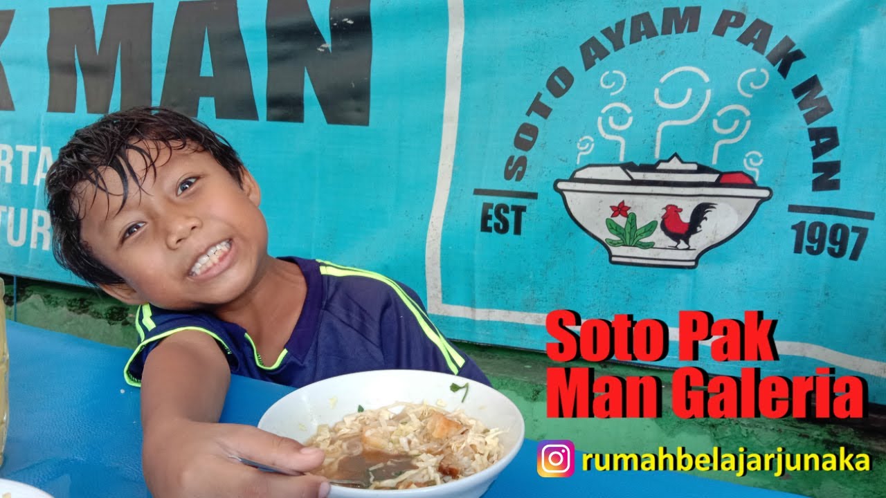 MAKAN TELUR SEKALI HAP! SOTO PAK MAN SAGAN GALERIA JOGJA - YouTube