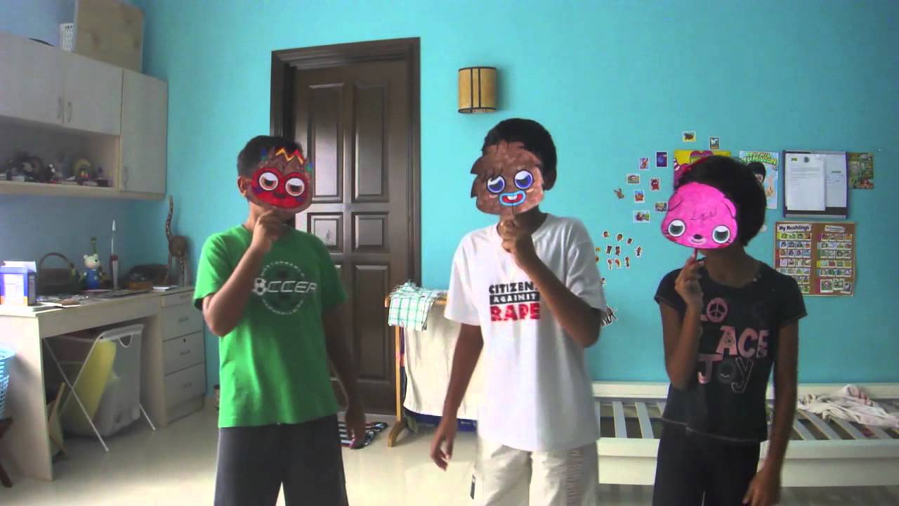 Moshi Monsters - Moshi Twistmas Singer - YouTube