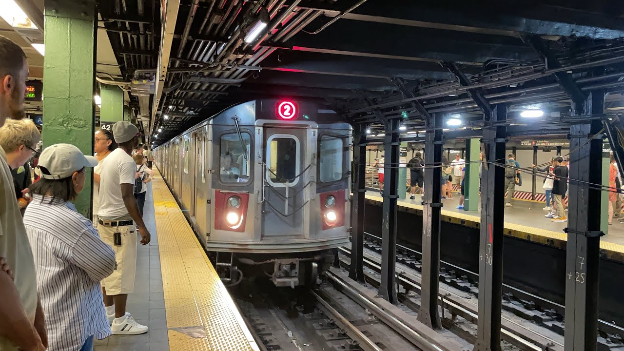 Irt 7th Avenue times square 42nd street (1) (2) (3) action - YouTube