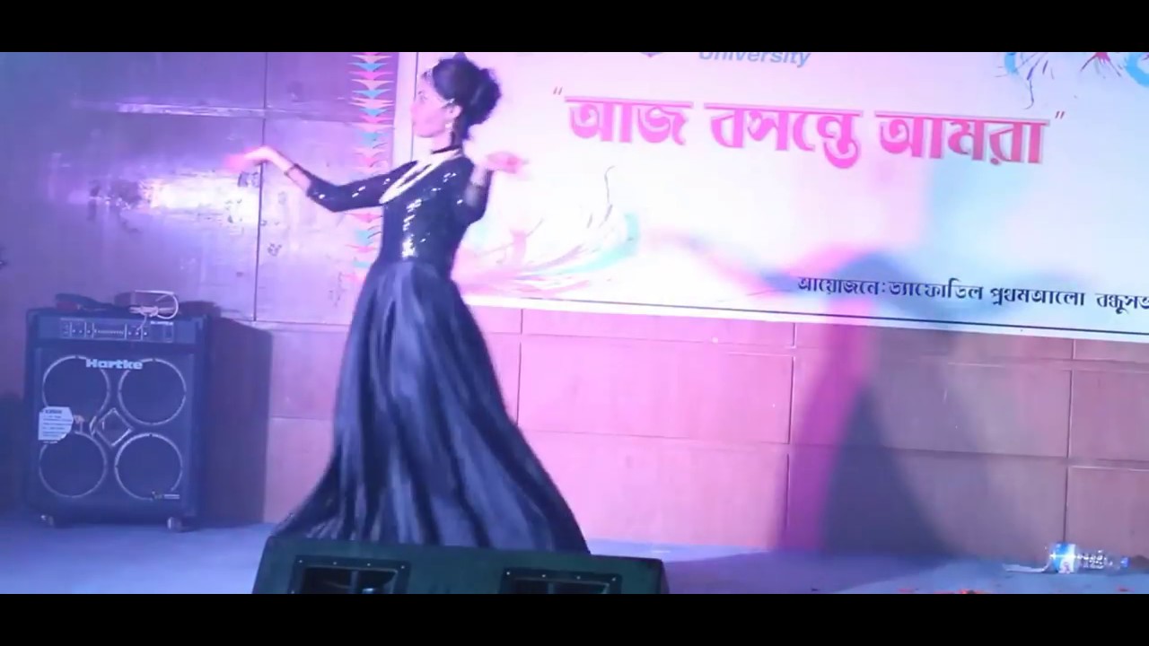 Reshmi churi by tania moon.... - YouTube