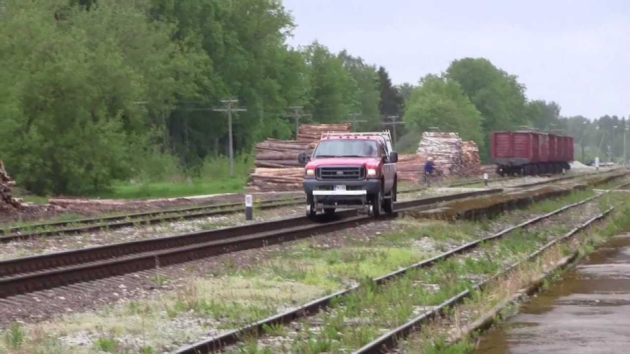 Hi-Rail car departure from Antsla station - YouTube