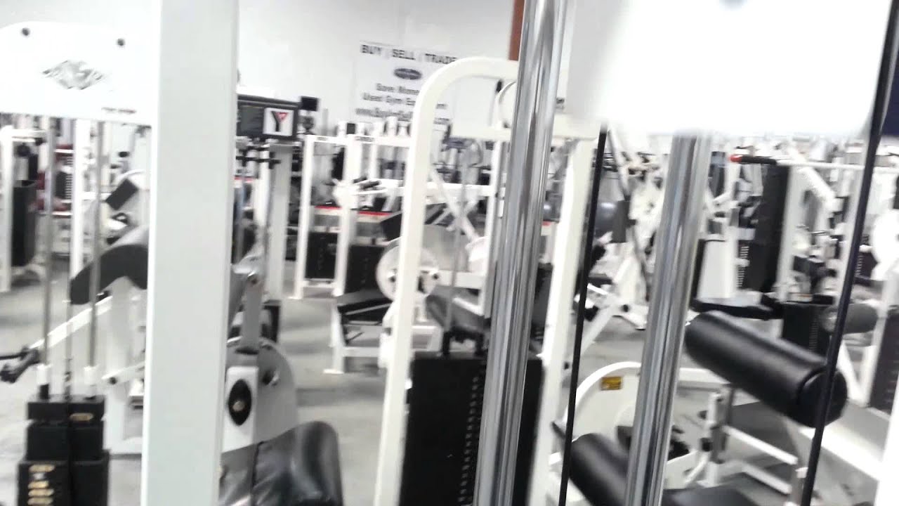 Paramount chest press - YouTube