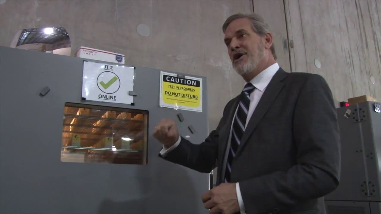 Locus Traxx keeps up with produce - YouTube