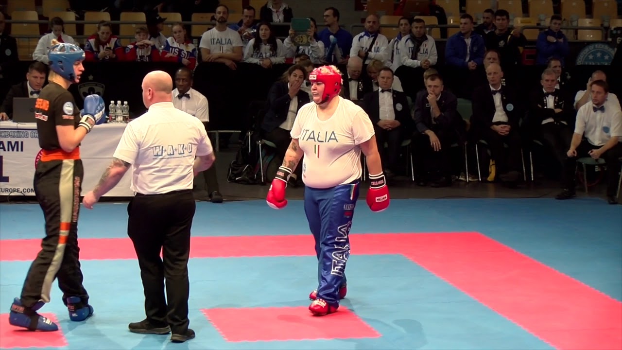 Giulia Compagno v Nina Meppelder WAKO European Championships 2018 - YouTube