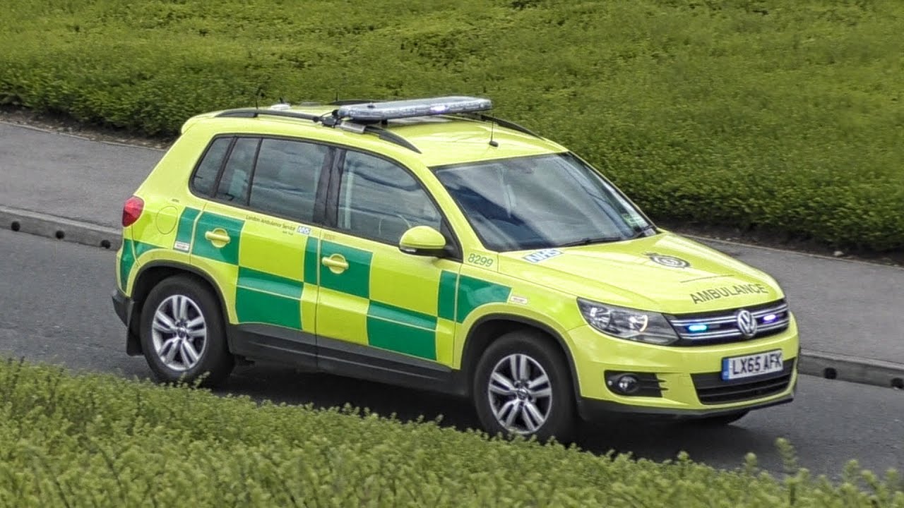 London Ambulance - Volkswagen Tiguan RRV responding - YouTube