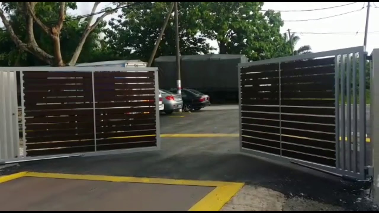 Swing autogate - YouTube