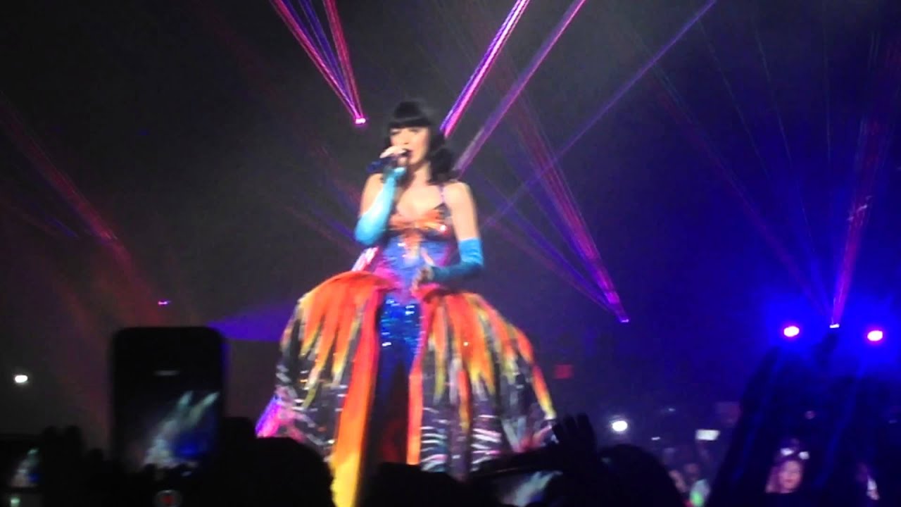 Katy Perry - Firework (Live at Palacio de los Deportes / México 2014 ...
