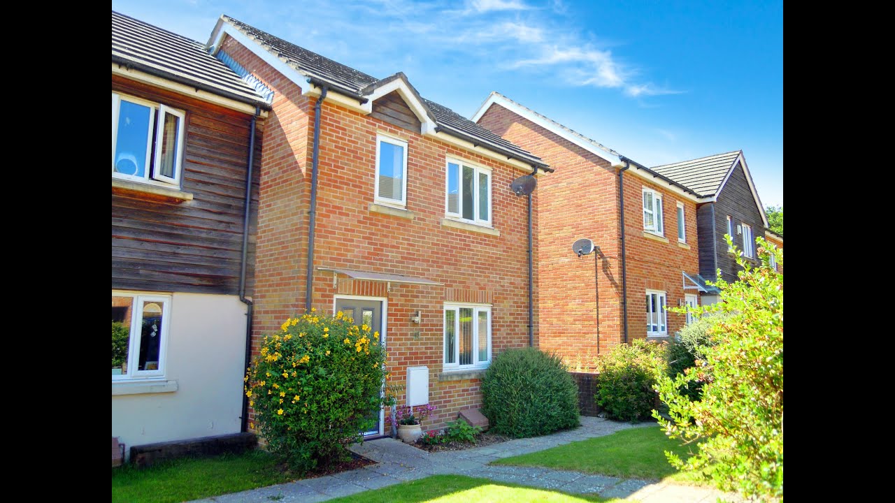 Frobisher Road, Newton Abbot Video Tour - YouTube