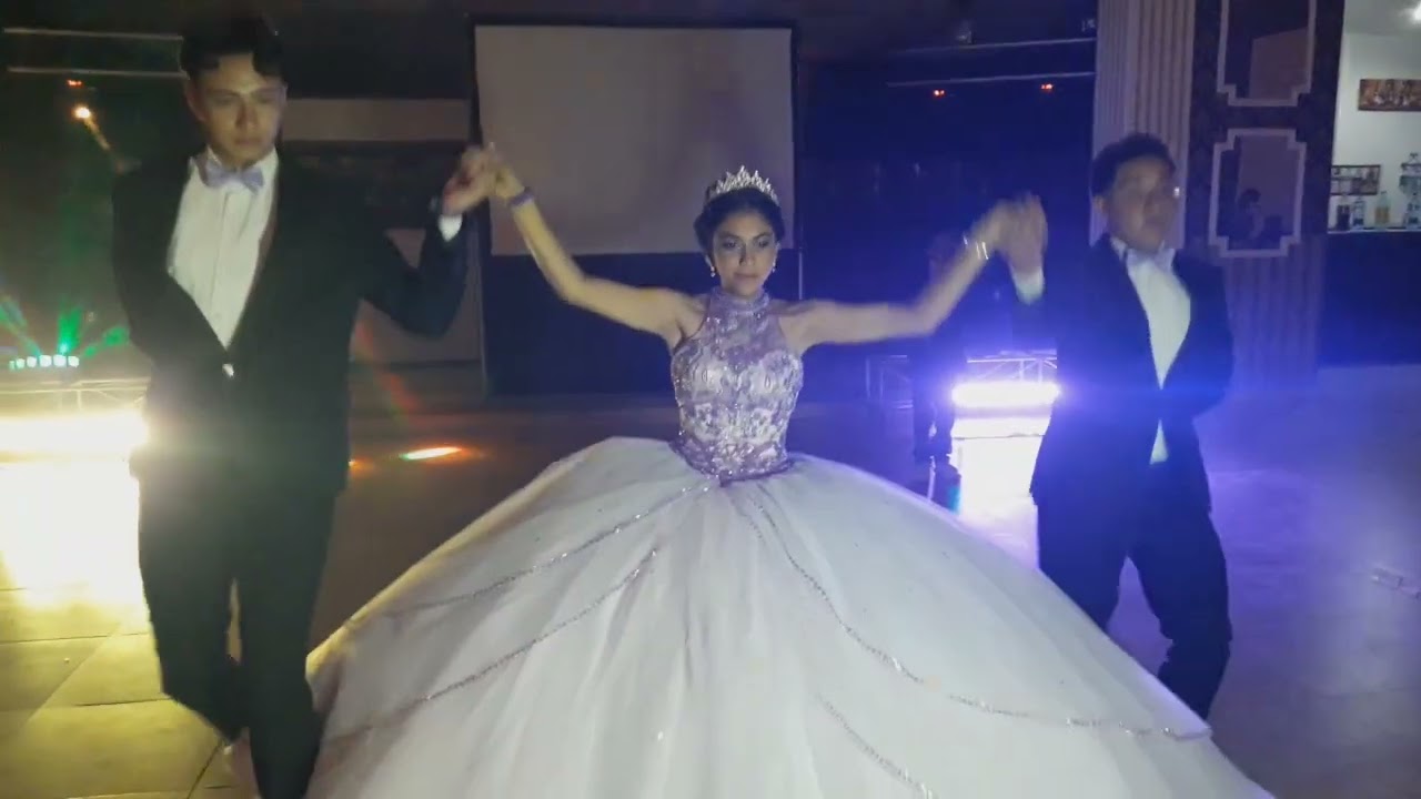 Vals...Milena...XV Años - YouTube
