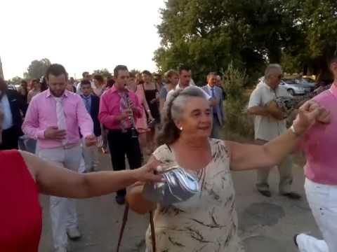 γαμος νικης κουγια...η νυφη προς την εκκλησια - YouTube
